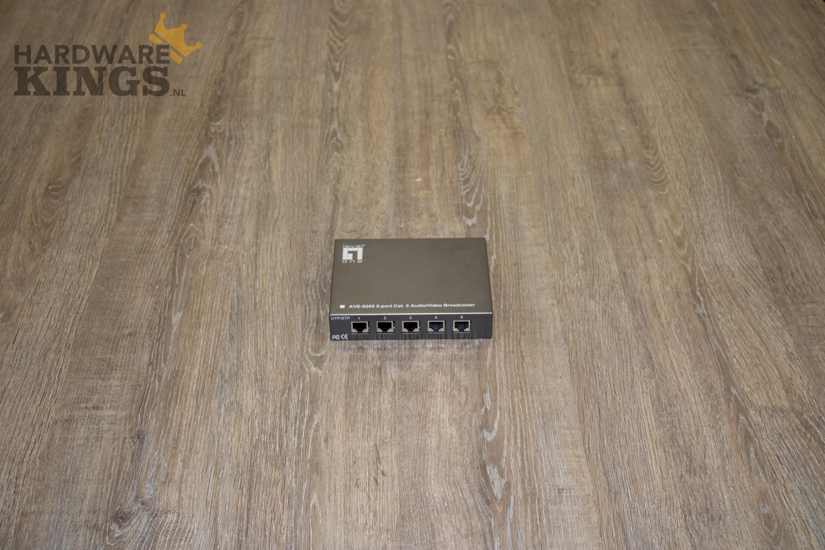 LevelOne AVE-9205 5-poorts cat.5 audio/video-transmitter
